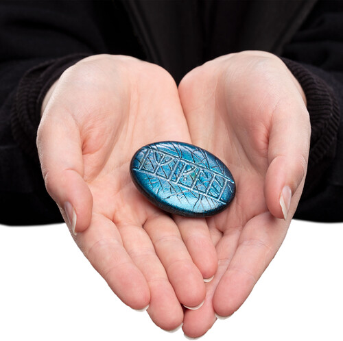 Buy WETA Workshop Prop Replica - The Hobbit Trilogy - Kili's Rune Stone ...